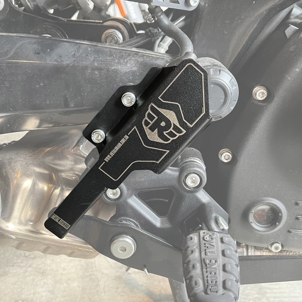 PROTECTOR BOMBA TRASERA ROYAL ENFIELD GRR 450 | Metalguard